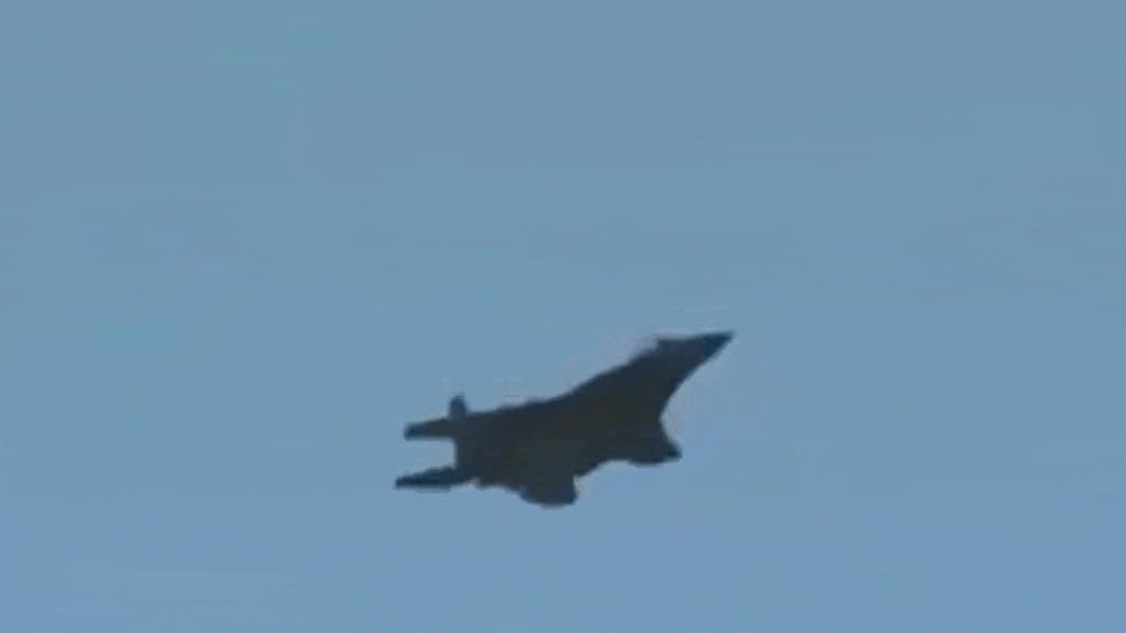 military fighter jet plane animated gif GIF - Share & View on KLIPY
